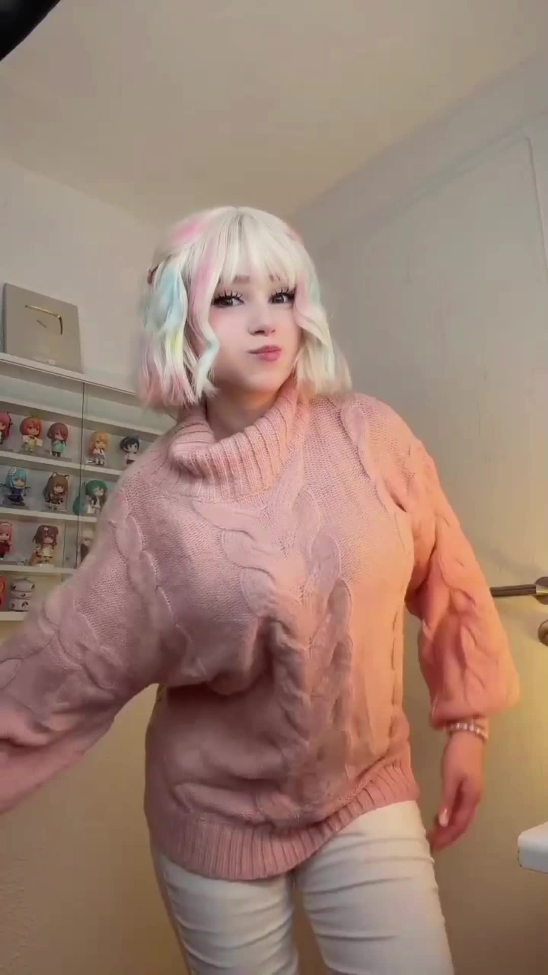 twitch.tv/upminaa (@upminaaa.cos) - Urlebird