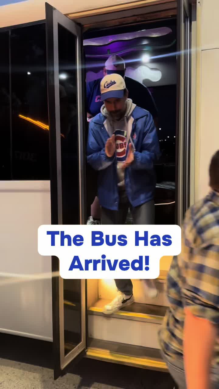 fly home buddy, i wear cologne. || mr | 𝙇𝙐𝘾𝙄𝘿 (@lucidaepp)