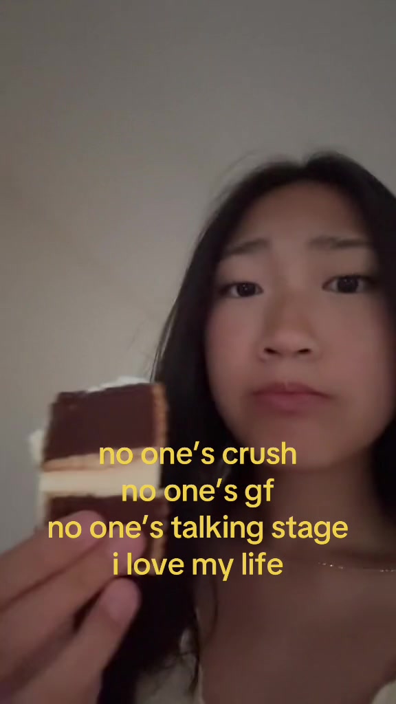 Artist : Julia Gunthel aka Zlata | contortica (@contortica)