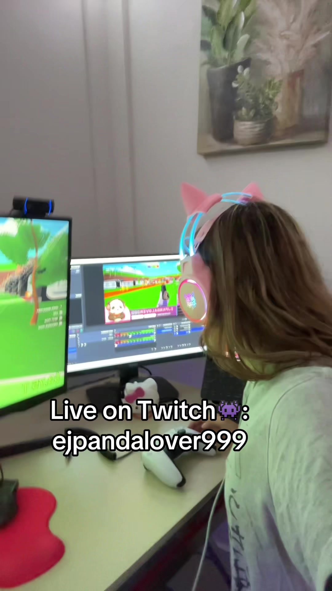 Live on Twitch:👾ejpandalover999 #fypシ | Emma Jimenez (@ejpandalover999)