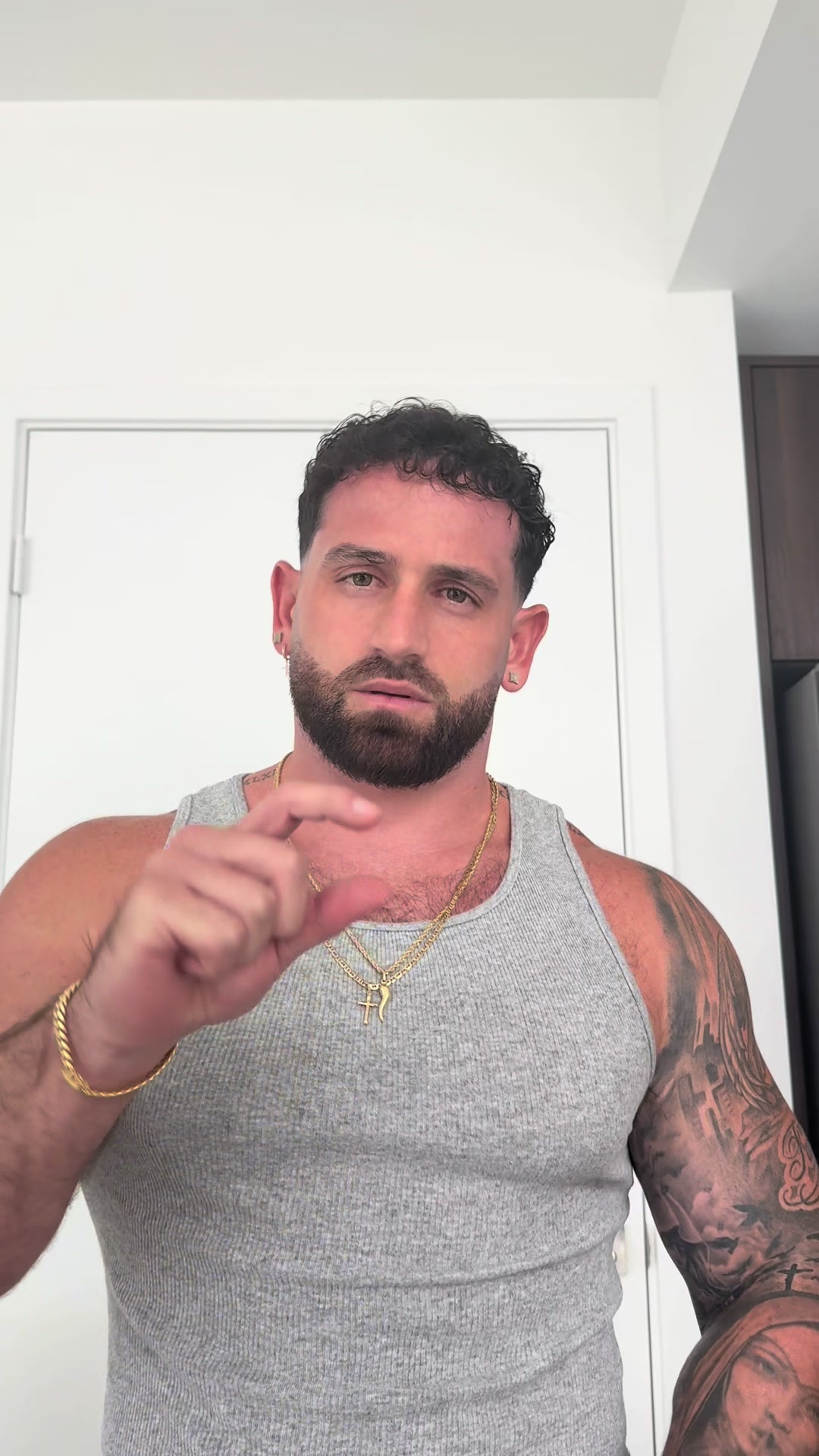 Nikos (@nikosandreass) - Urlebird