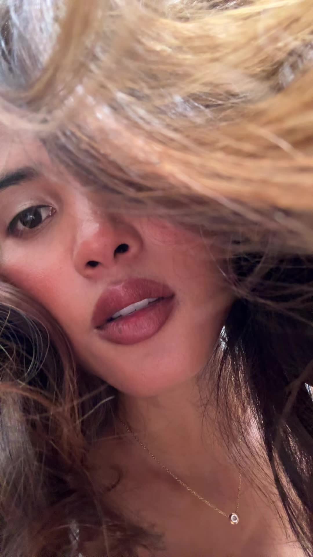 SawasdeeLydia (@sawasdeelydia) - Urlebird