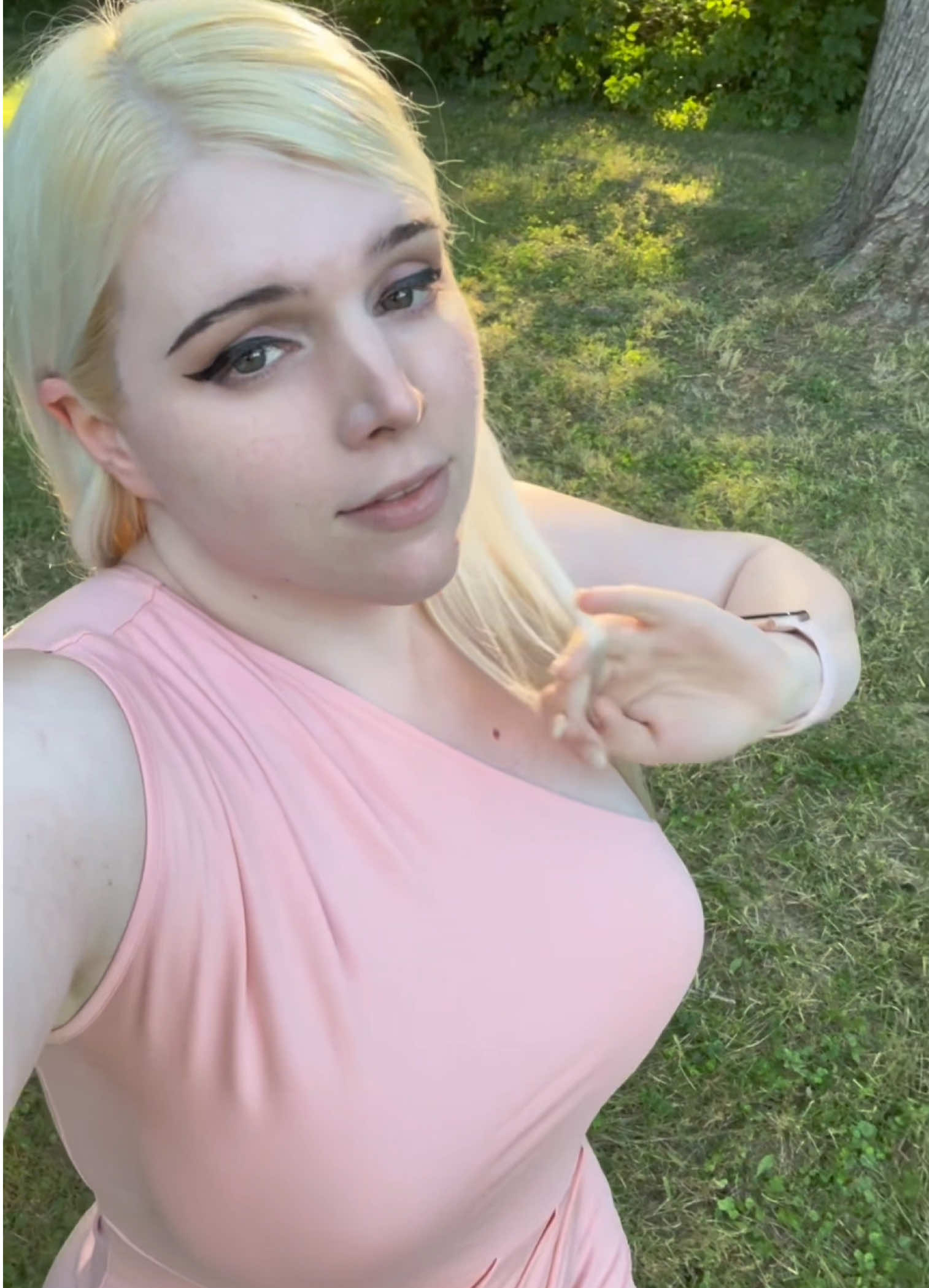 Amanda Rae (@realamandarae) - Urlebird