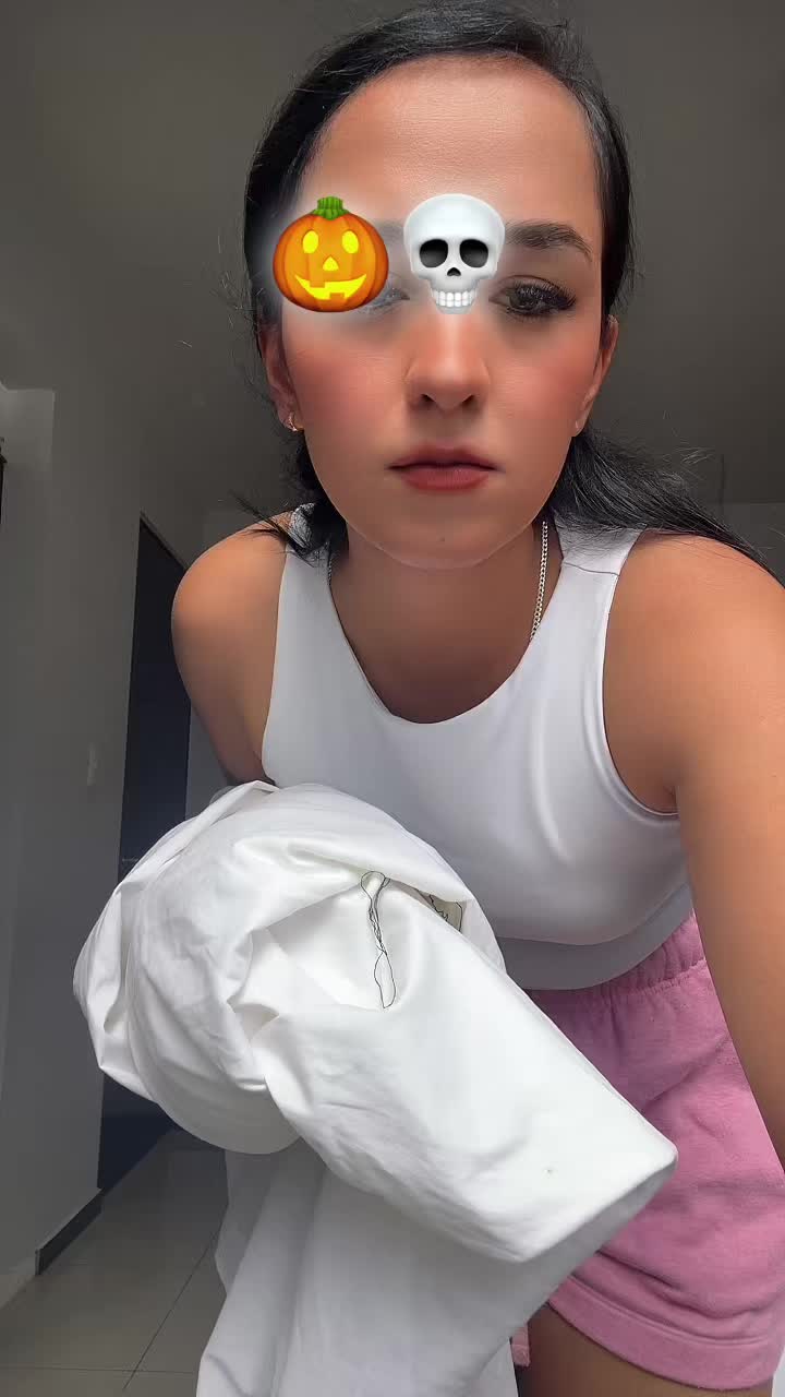 MONY GONZÁLEZZ💗 (@mony.gonzalezz) - Urlebird