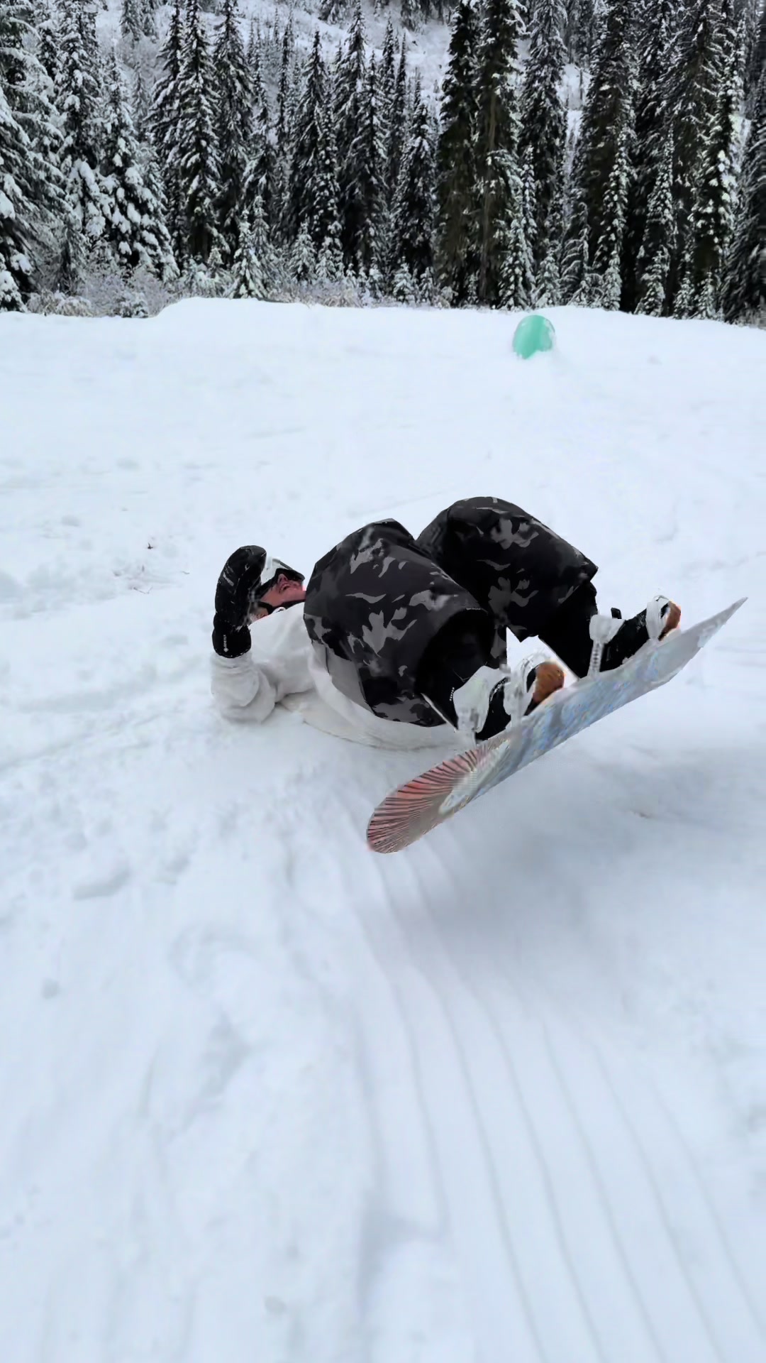 Yana Roney (@powderfluffgurl) - Urlebird