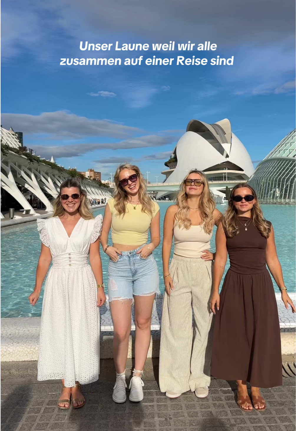 alinaxloves (@alinaxloves) - Urlebird