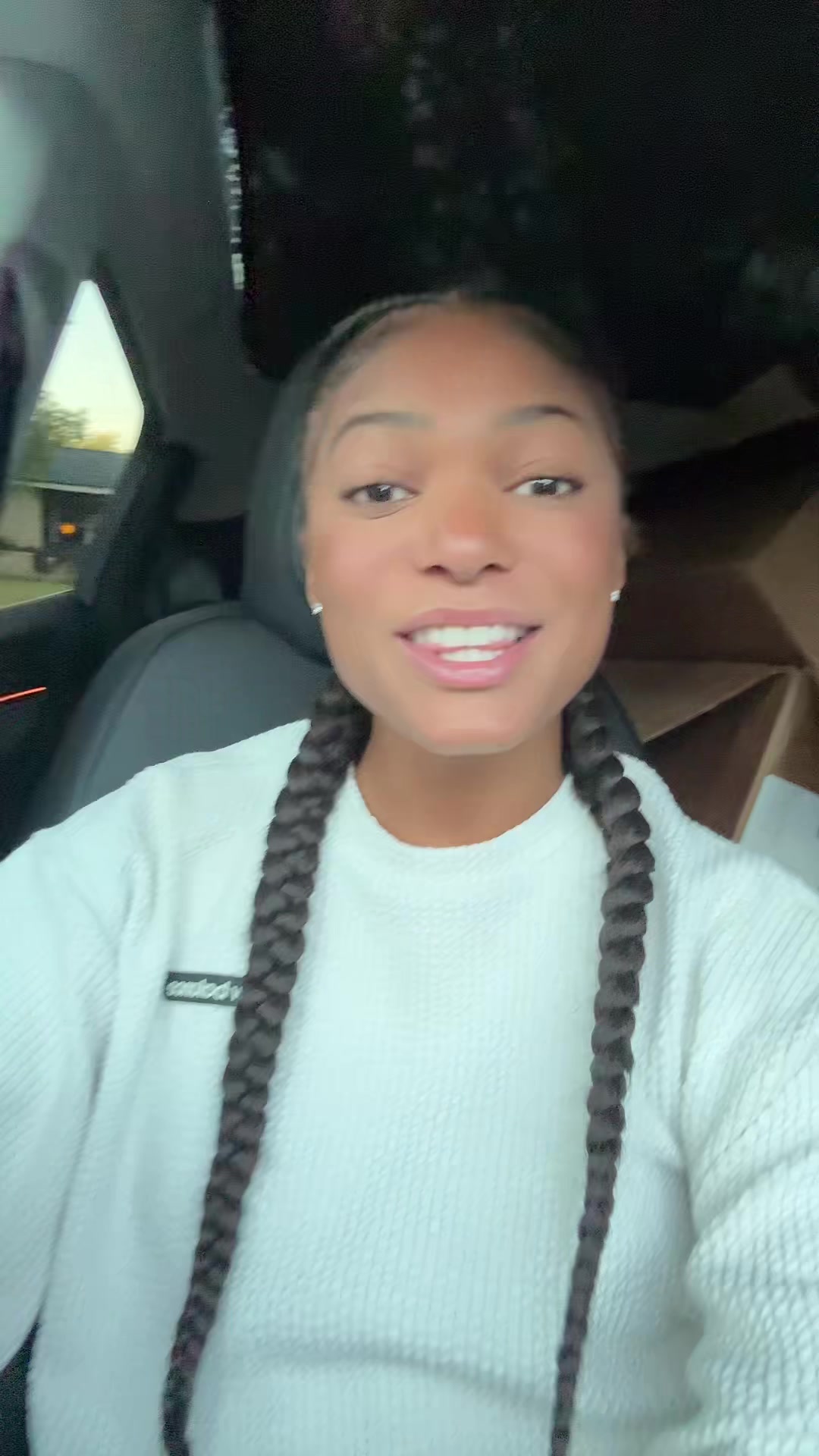 Gabby Thomas (@itsgabbythomas) - Urlebird