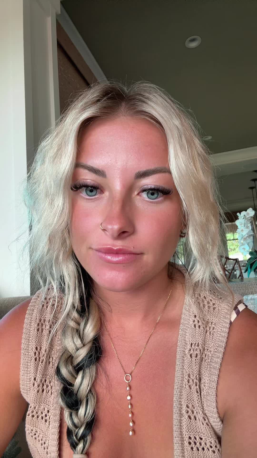 zonamaeee (@zonamaeee) - Urlebird