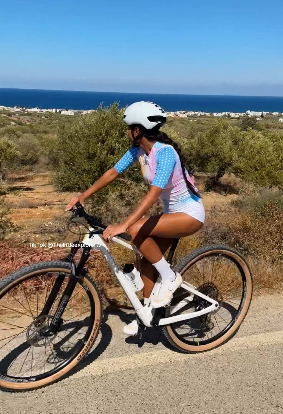 The Little Explorer (@thelittleexplorertv) - Urlebird