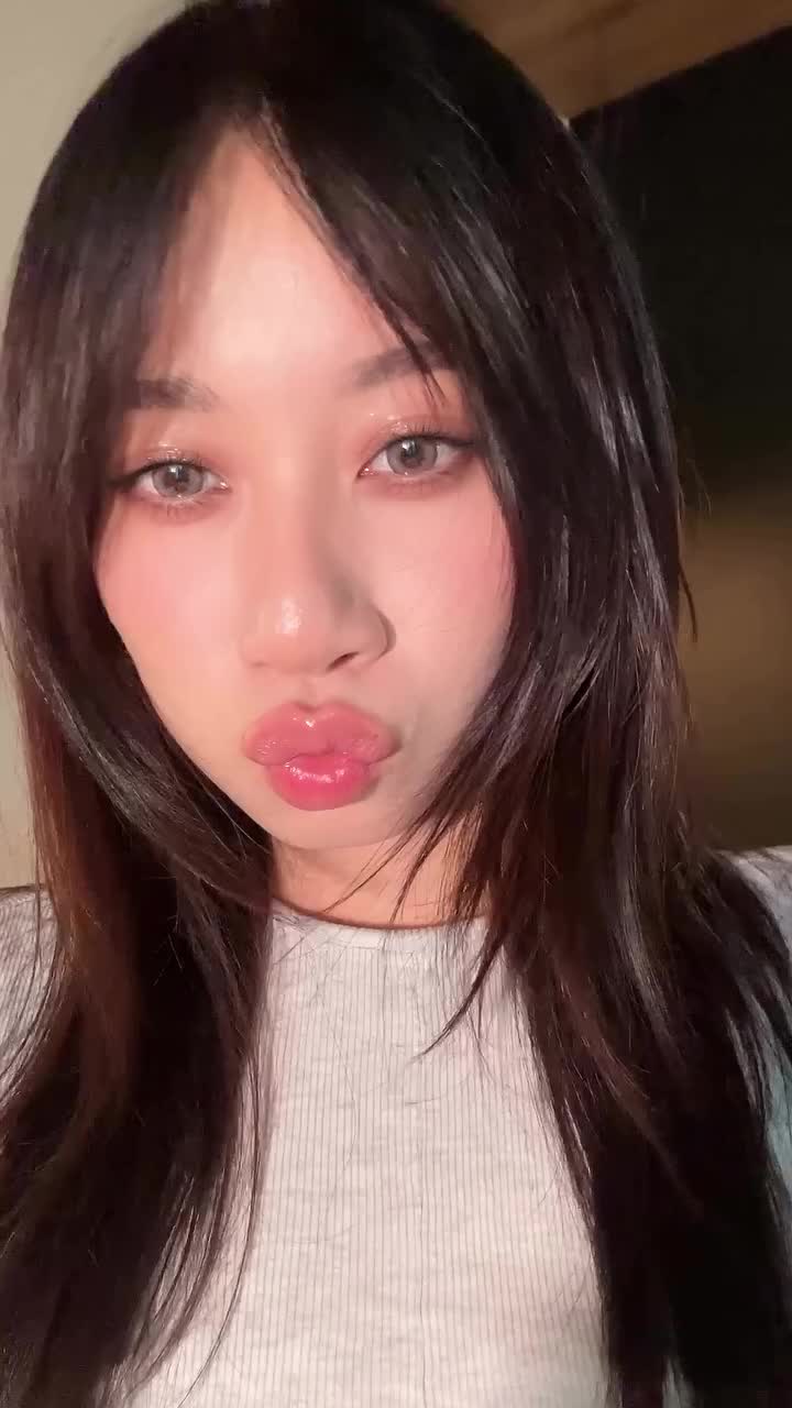 Amari🤍 (@kiriamari) - Urlebird