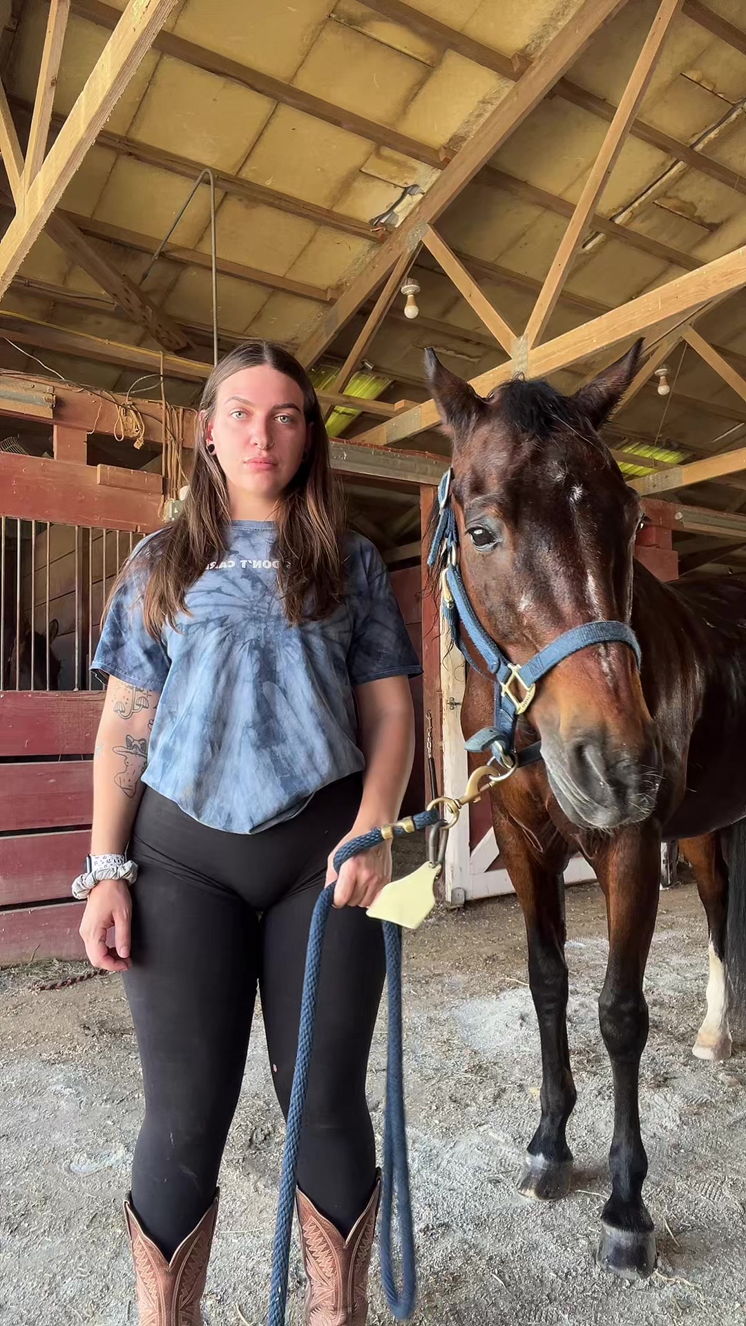 Nicky (@itsnickynaple) - Urlebird