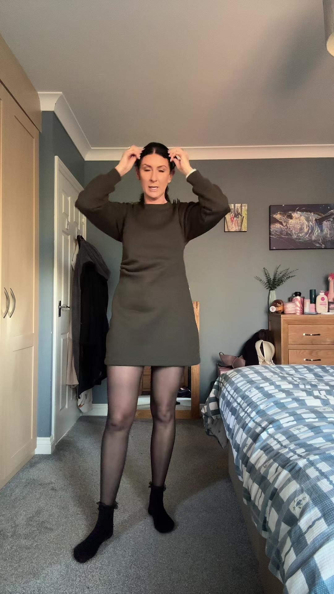 Perfect weather for tights!! #tallgirl | itshannah_16 (@itshannah_16)