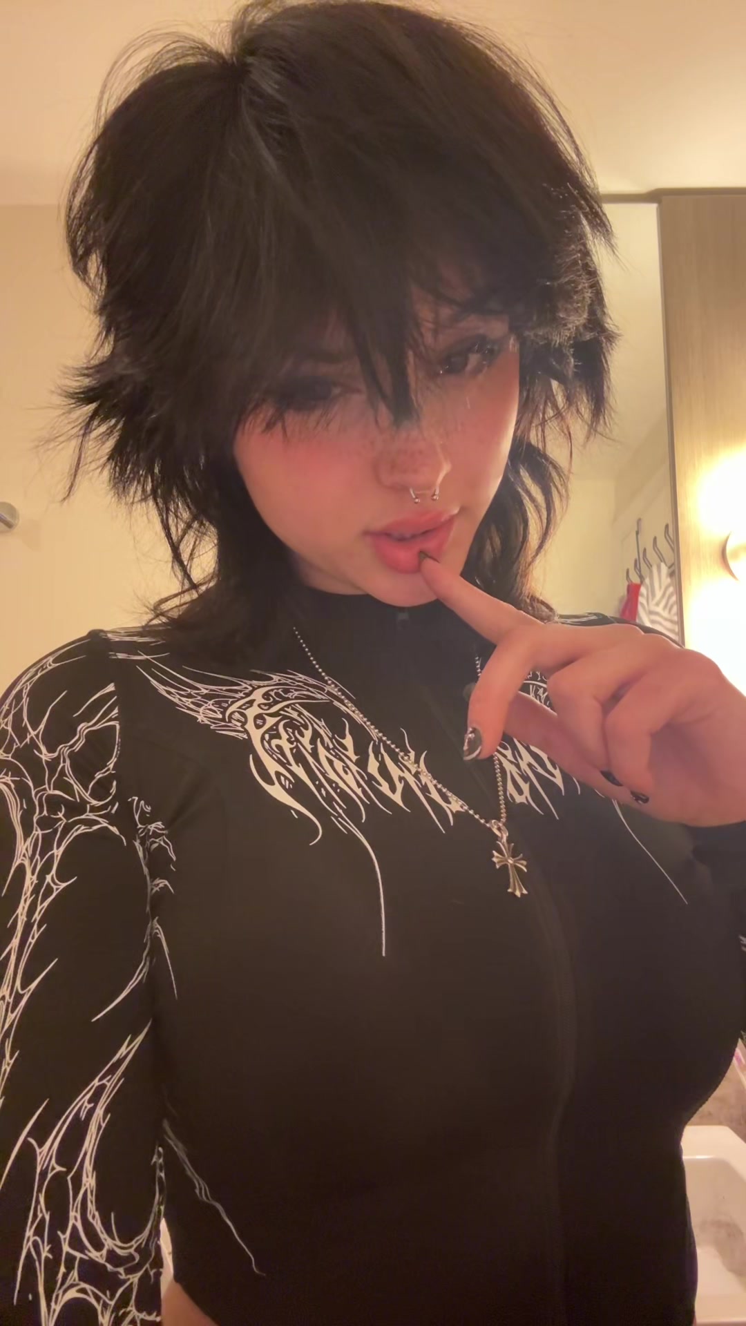 Jules (@julzzess) - Urlebird