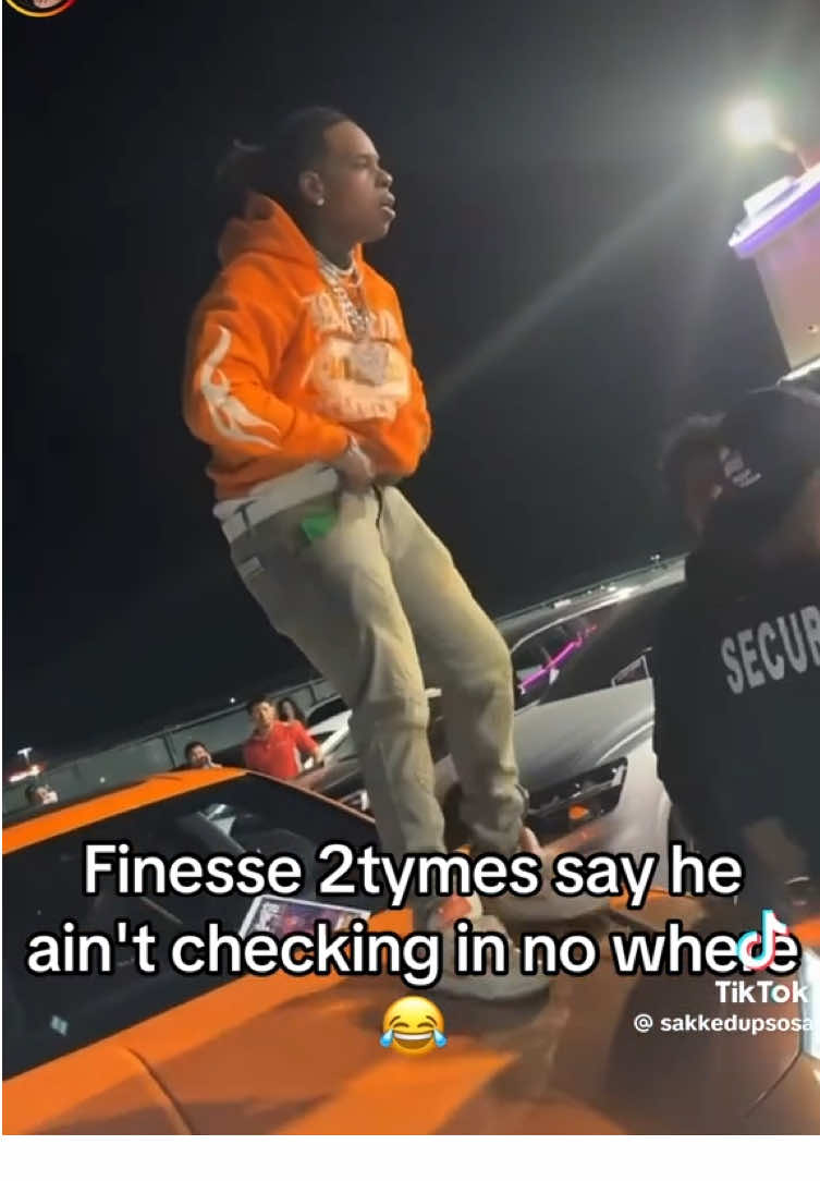 22.89K hearts, 1.31K | em sant (@emily_santtt)