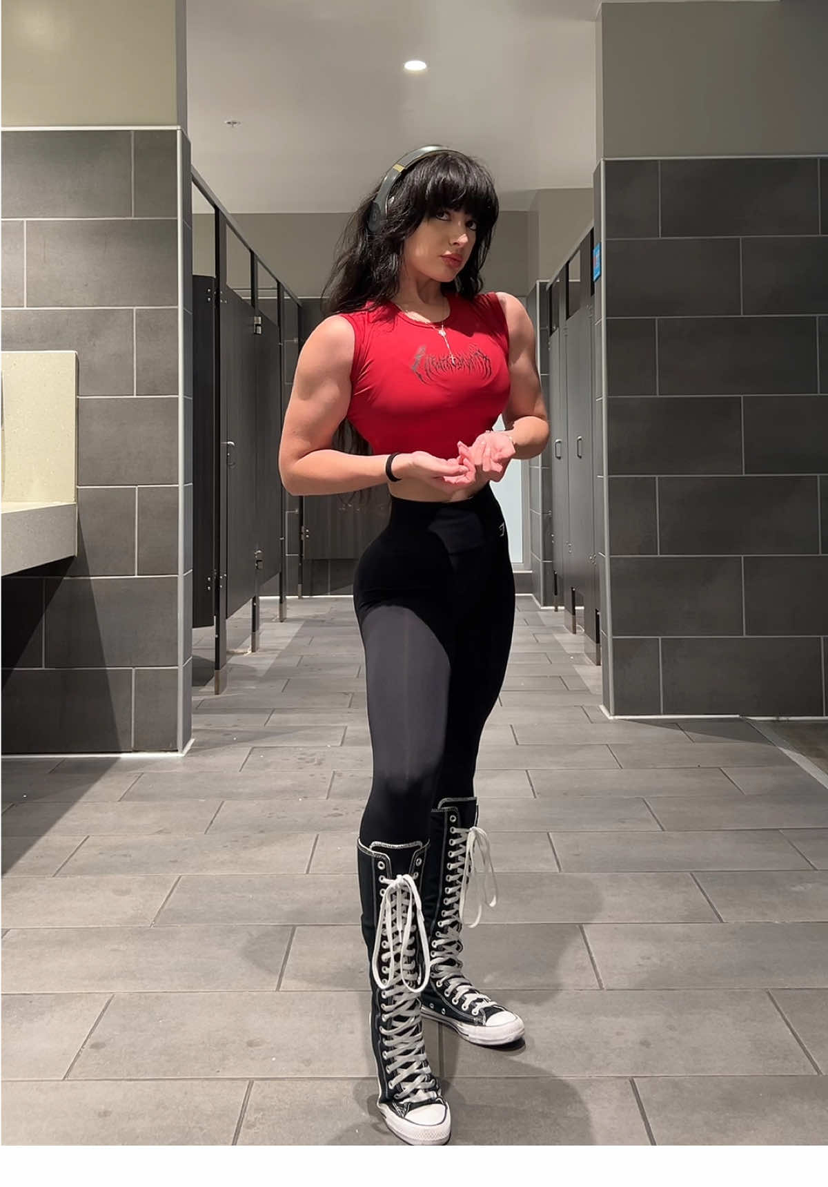 fake body! | insta: bambi8lino (@bambi_lino_0)