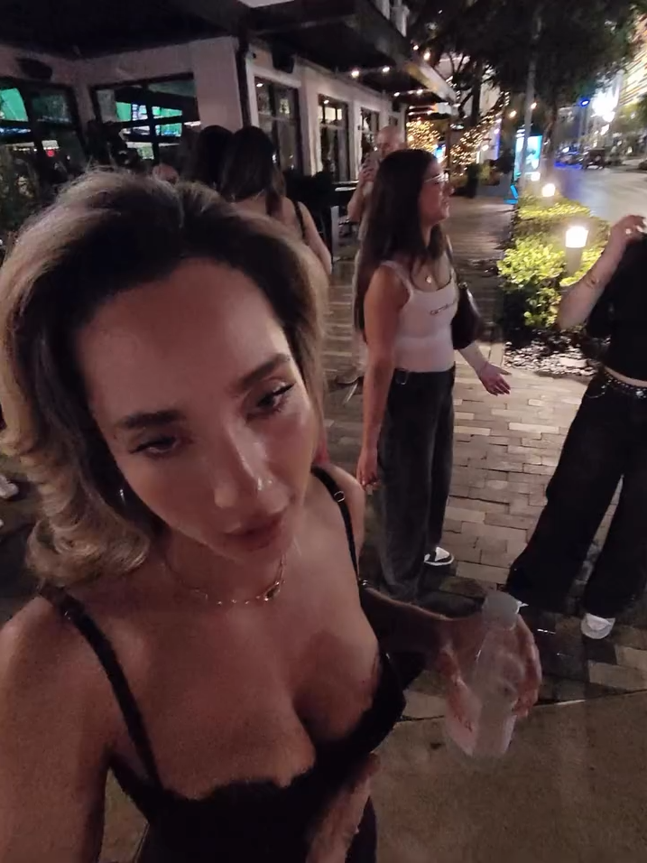 Aroomi Kim 🇰🇷 (@aroomikimmm) - Urlebird