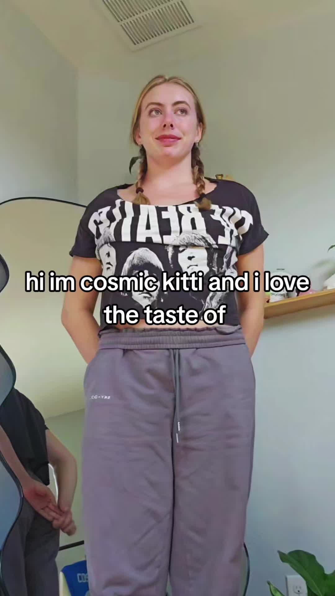 Cosmic Kitti (@therealcosmickitti) - Urlebird
