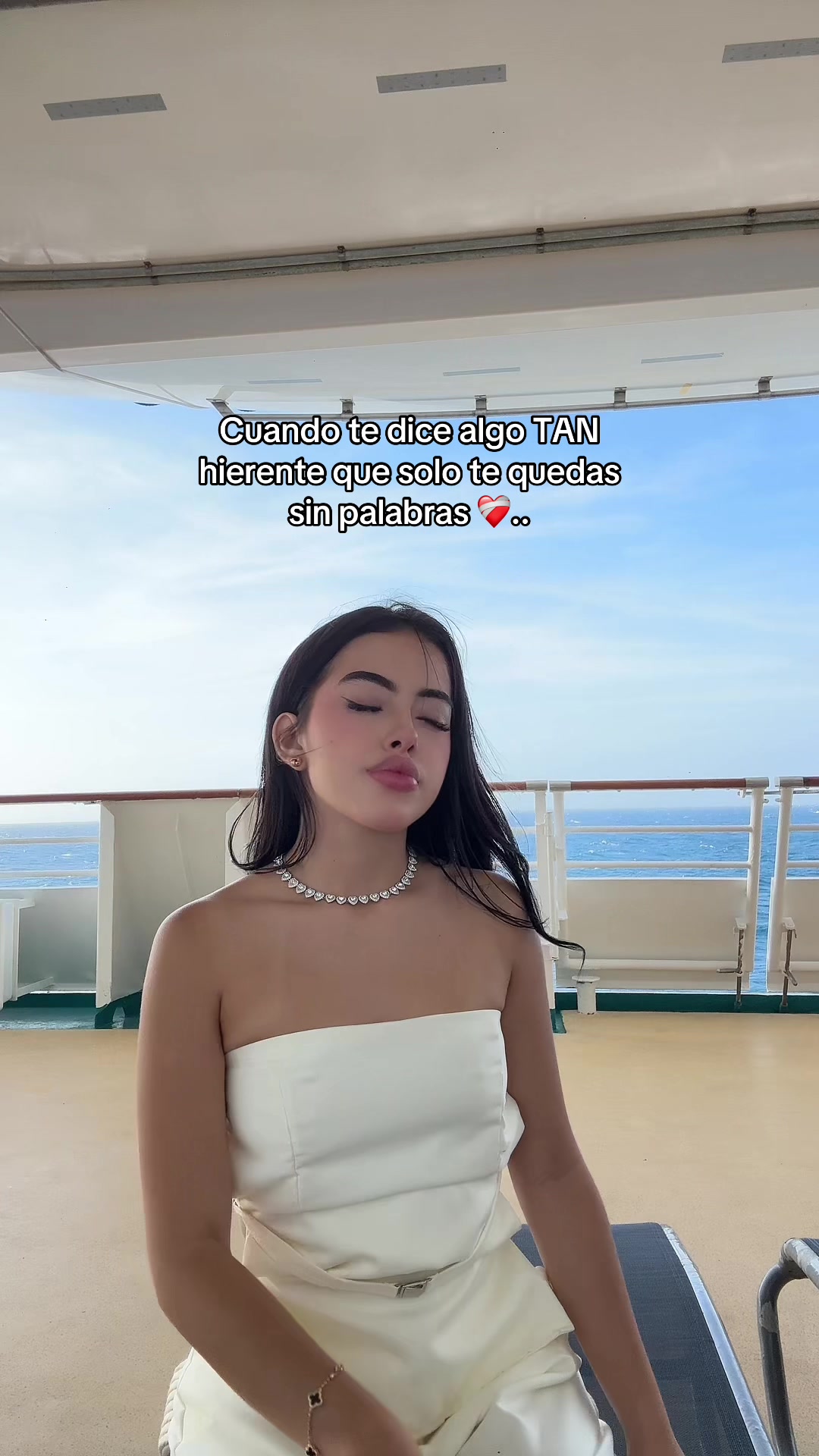 Laura Sofía (@laurasofiadepende) - Urlebird