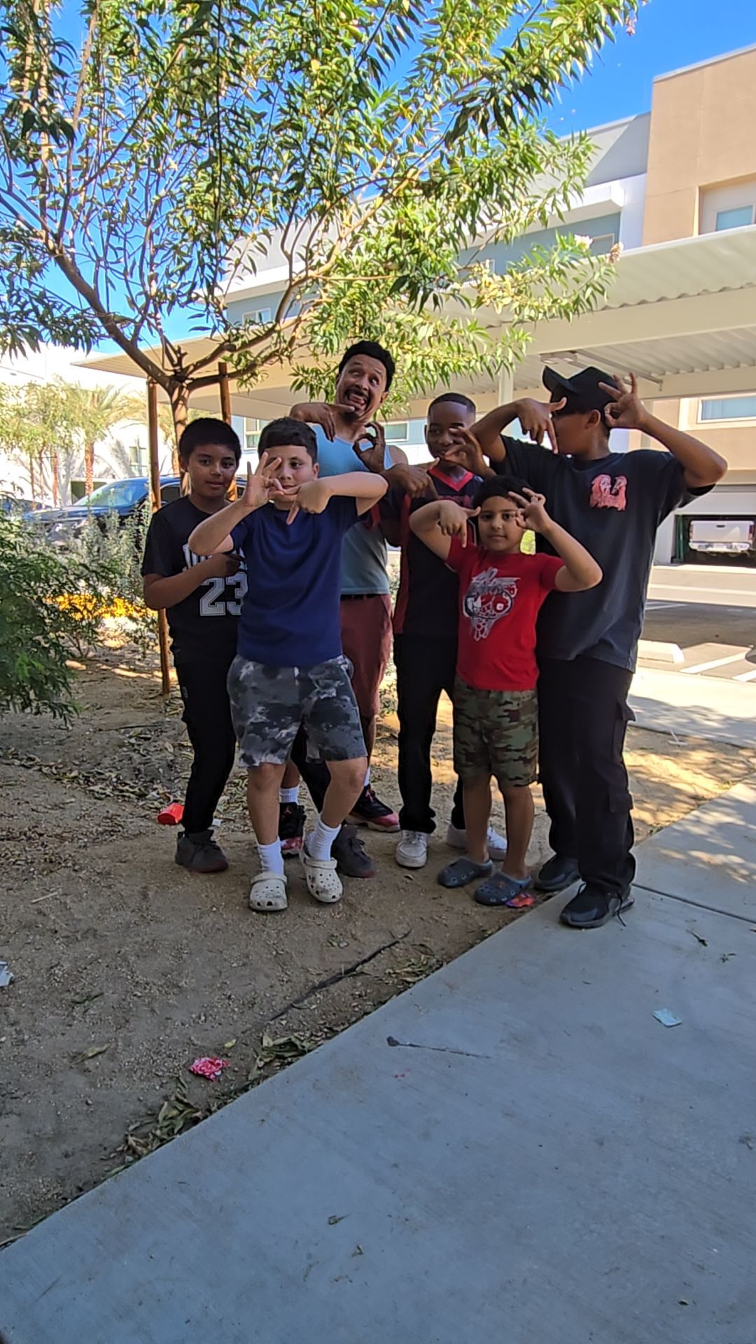 Silly_Unc (@silly_unc) - Urlebird