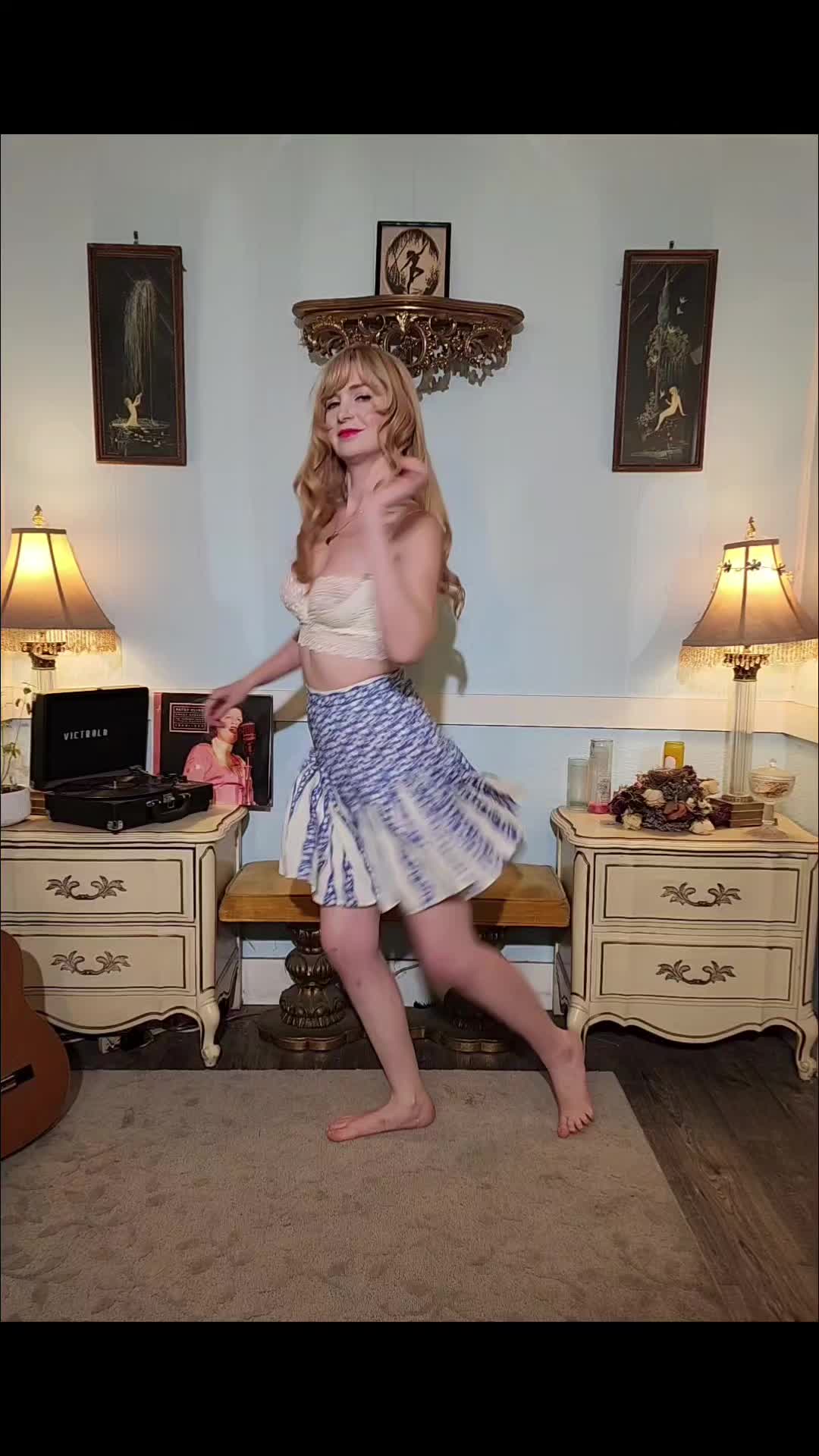 Dainty Rascal (@dainty.rascal.dancer) - Urlebird