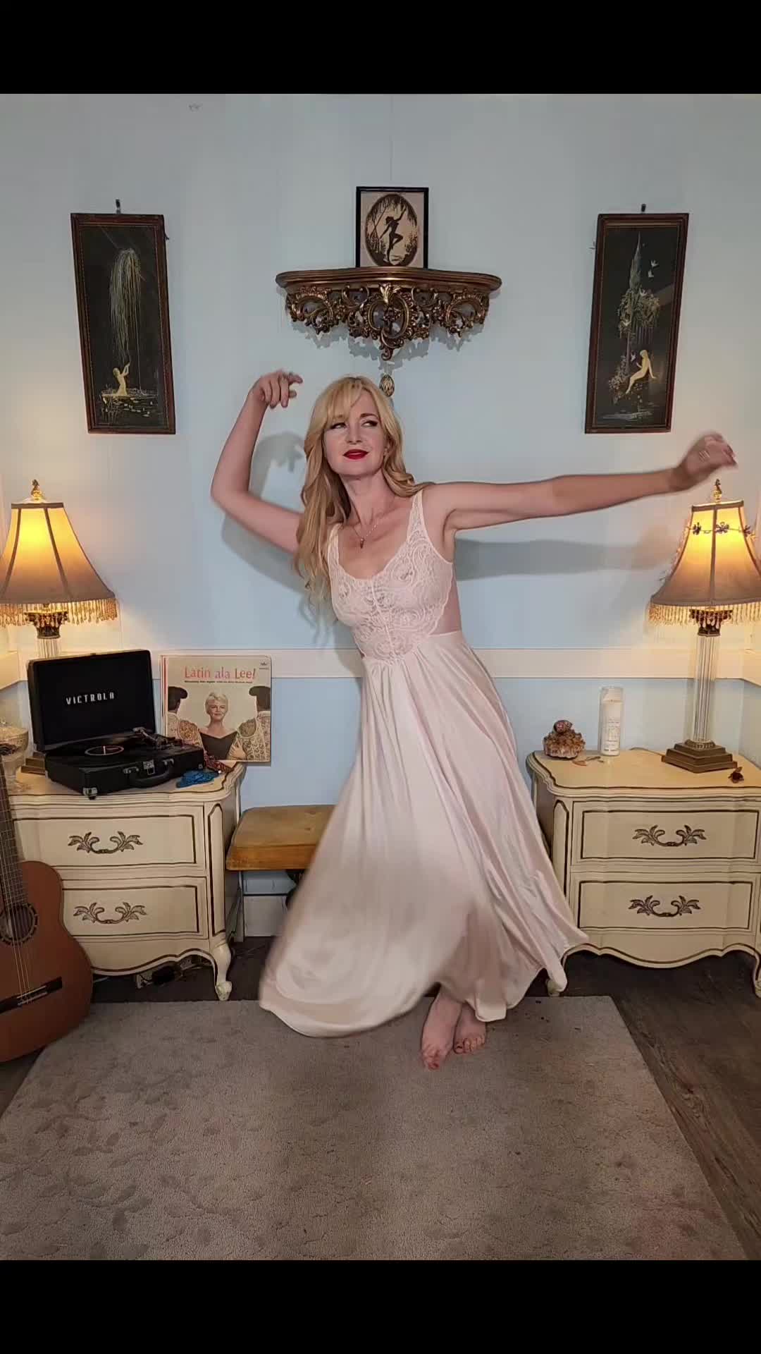 Dainty Rascal (@dainty.rascal.dancer) - Urlebird