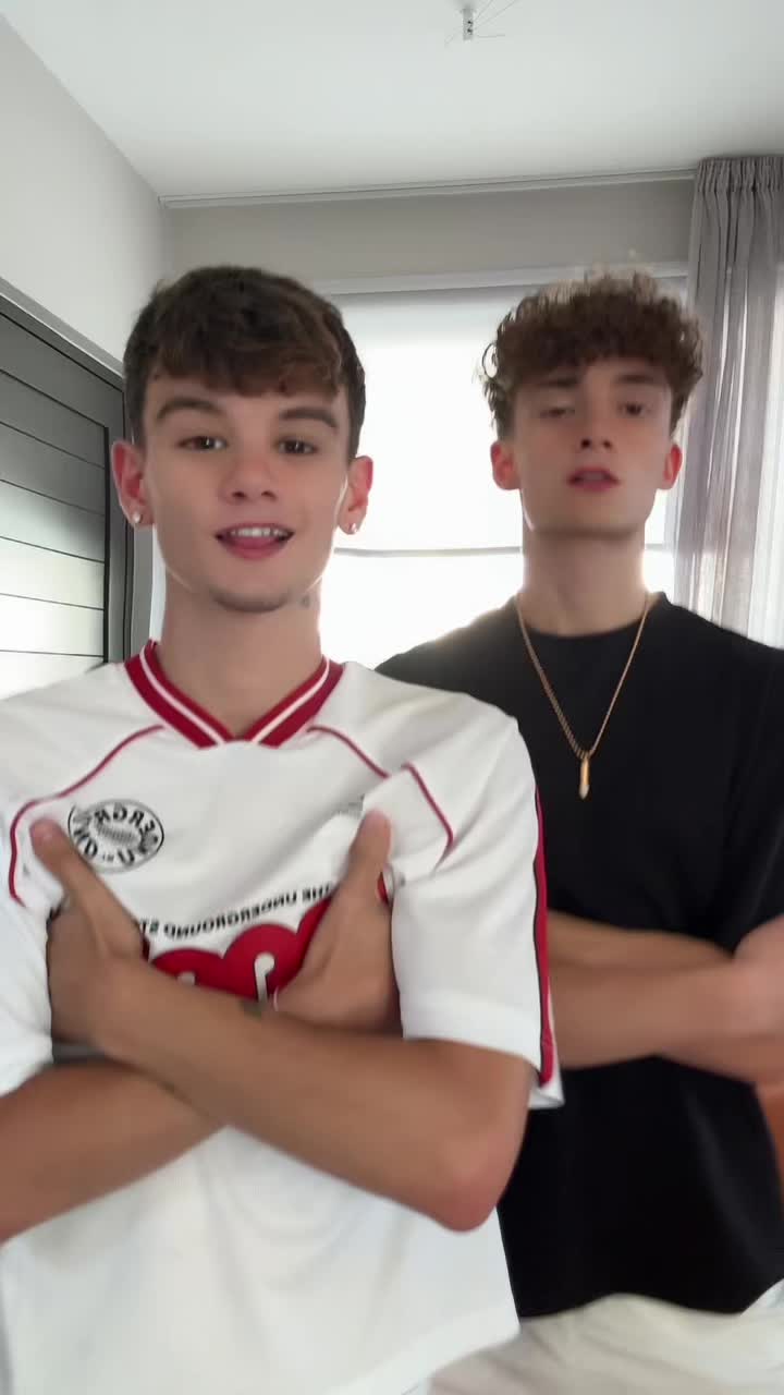 Elias Twink (@elias.twink18) - Urlebird