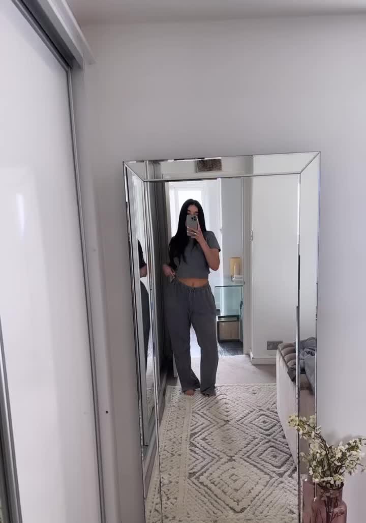 Preeti Young (@pstar1002) - Urlebird