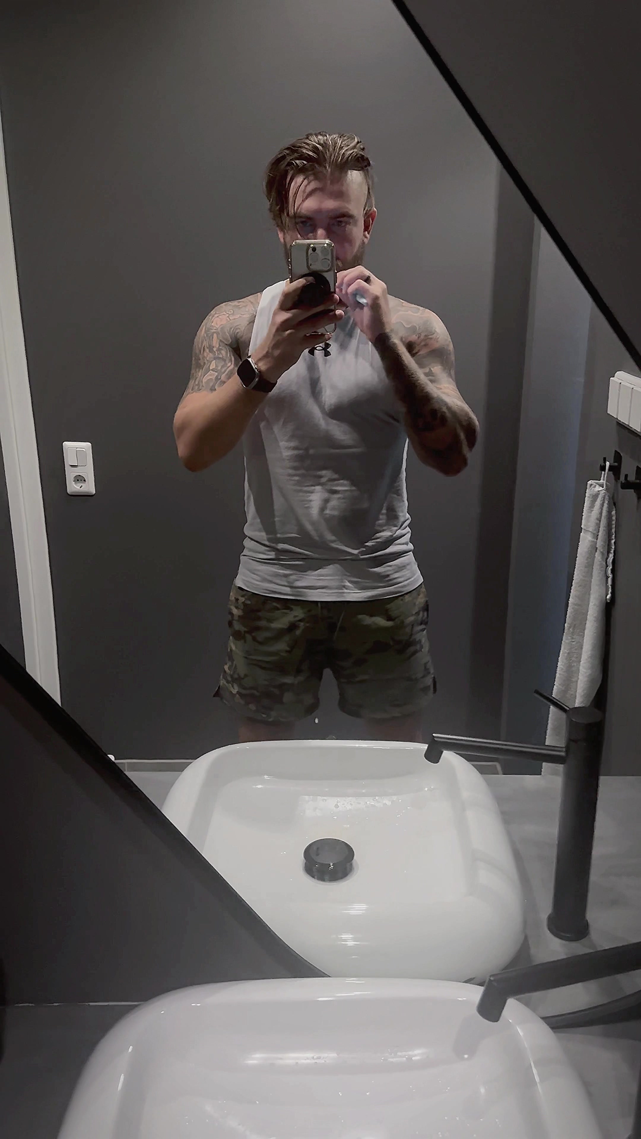 CERBERUS | Michael Rogosin (@shades_of_cerberus) - Urlebird