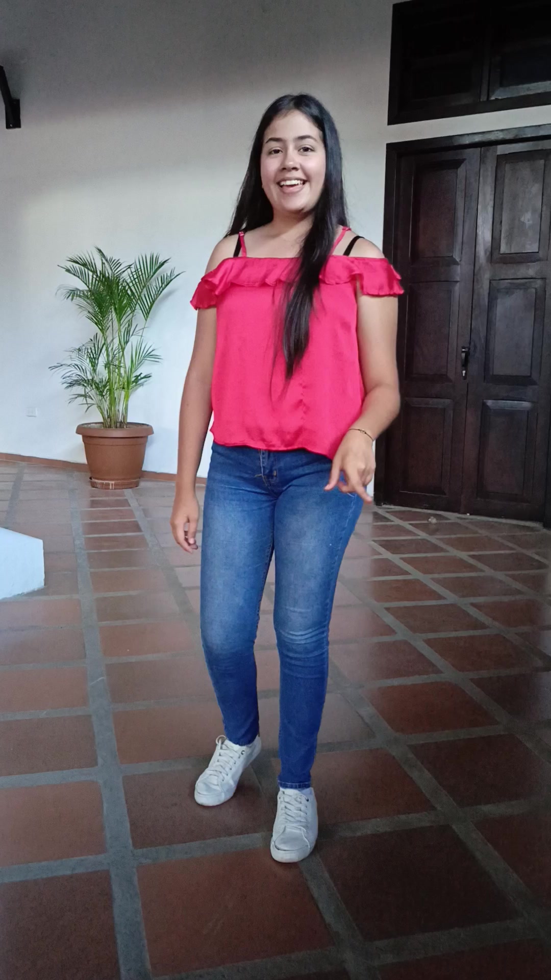 Valeria Parra (@valeriaparraoficial) - Urlebird