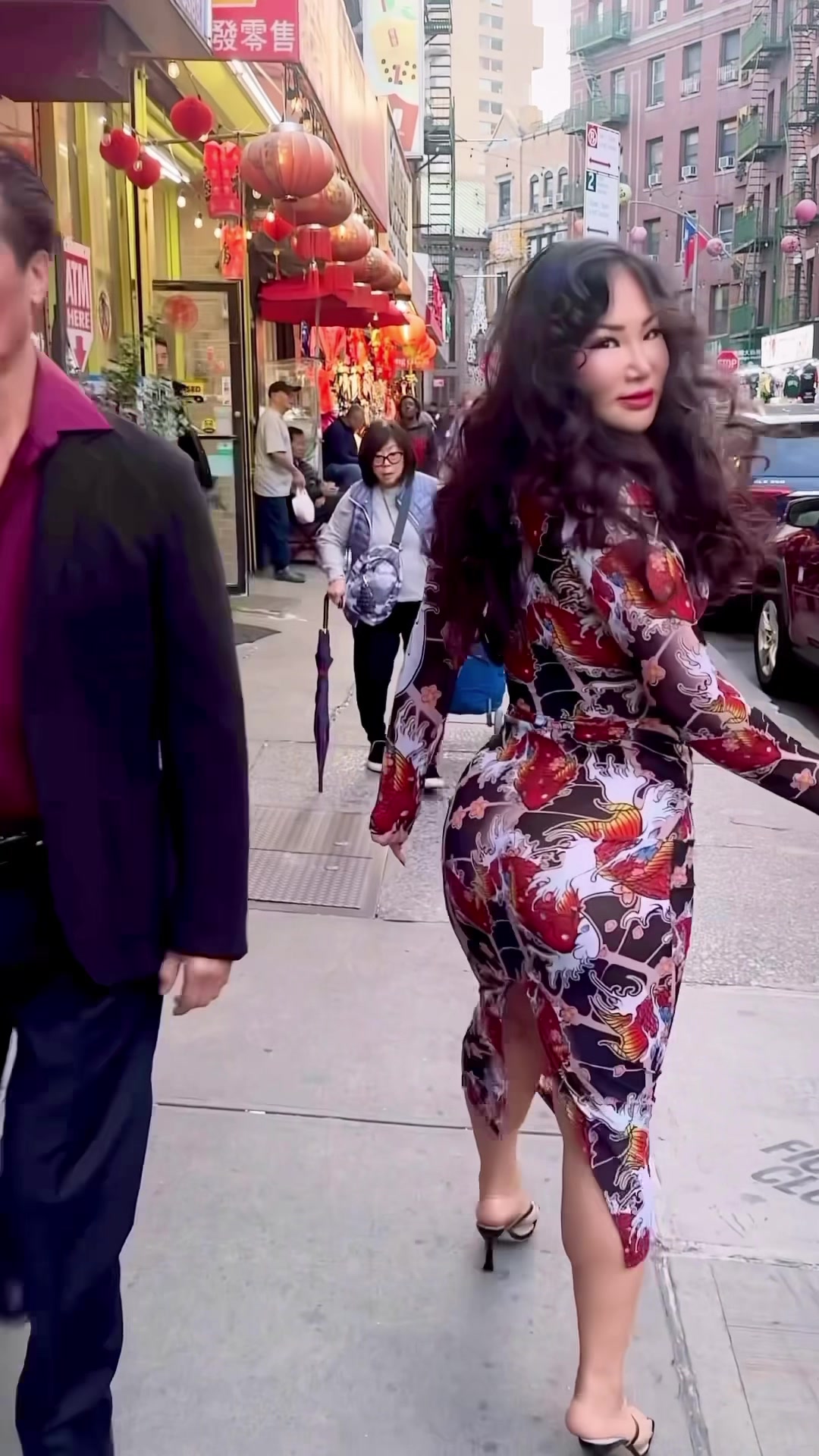 Megan Kim (@meganthekim) - Urlebird