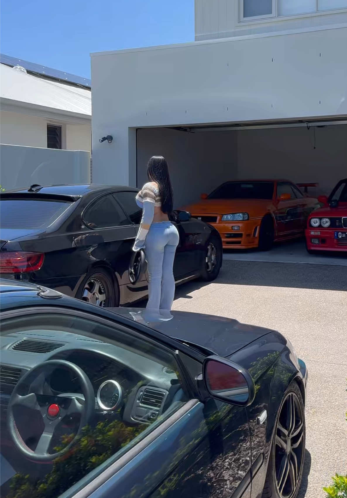 Tommi Ortega (@e30princess) - Urlebird