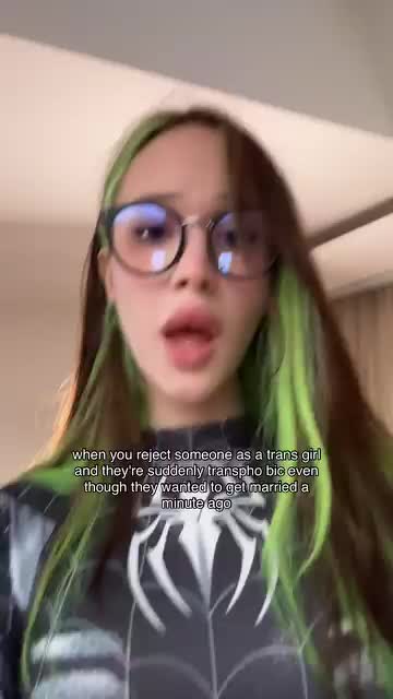 eva_peaches (@eva_peaches) - Urlebird