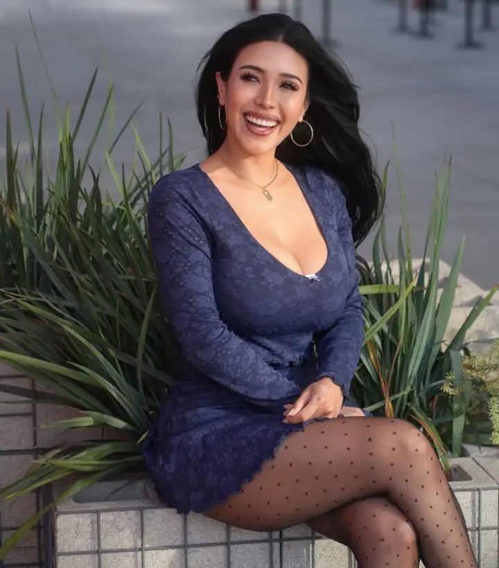 Tinah (@tinahexplorez) - Urlebird