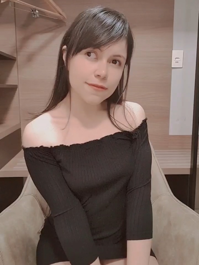 Hana Lily 花 (@hanalilyx) - Urlebird