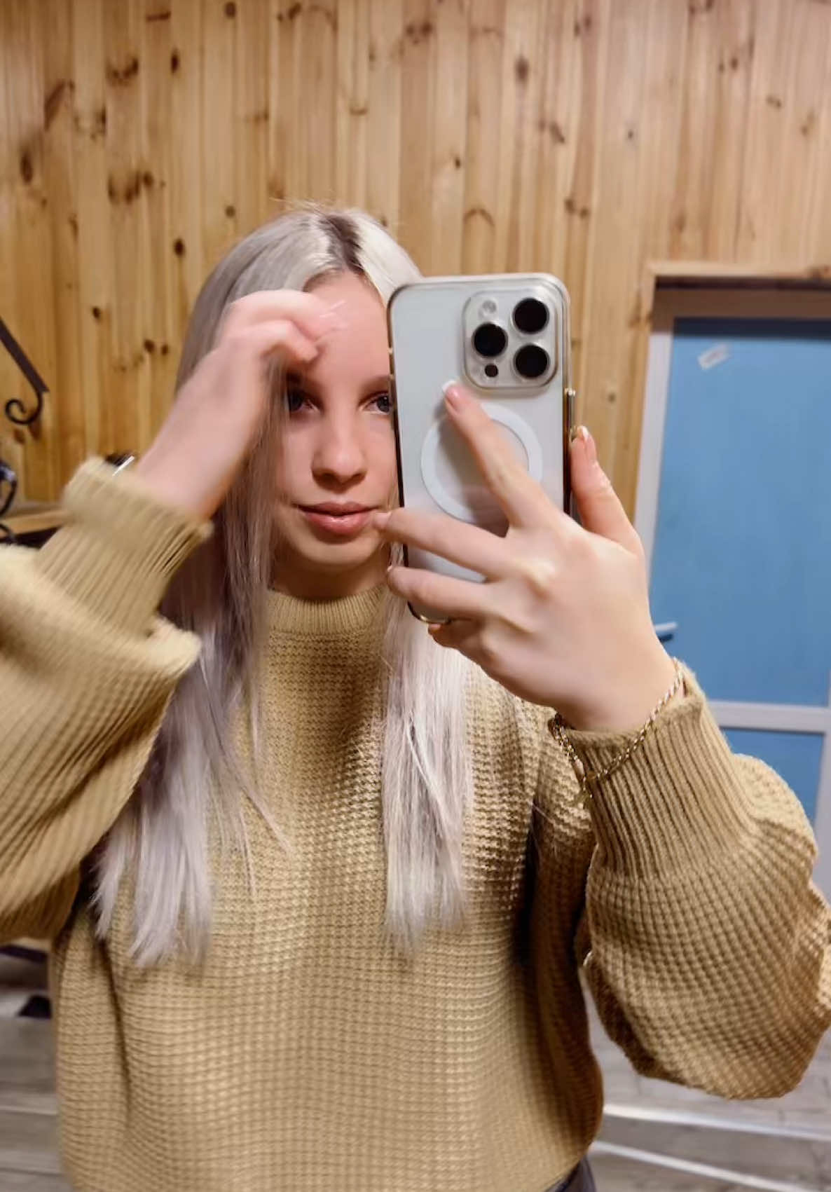 Aleksandra👼🏻 (@ss.aleksandra._) - Urlebird