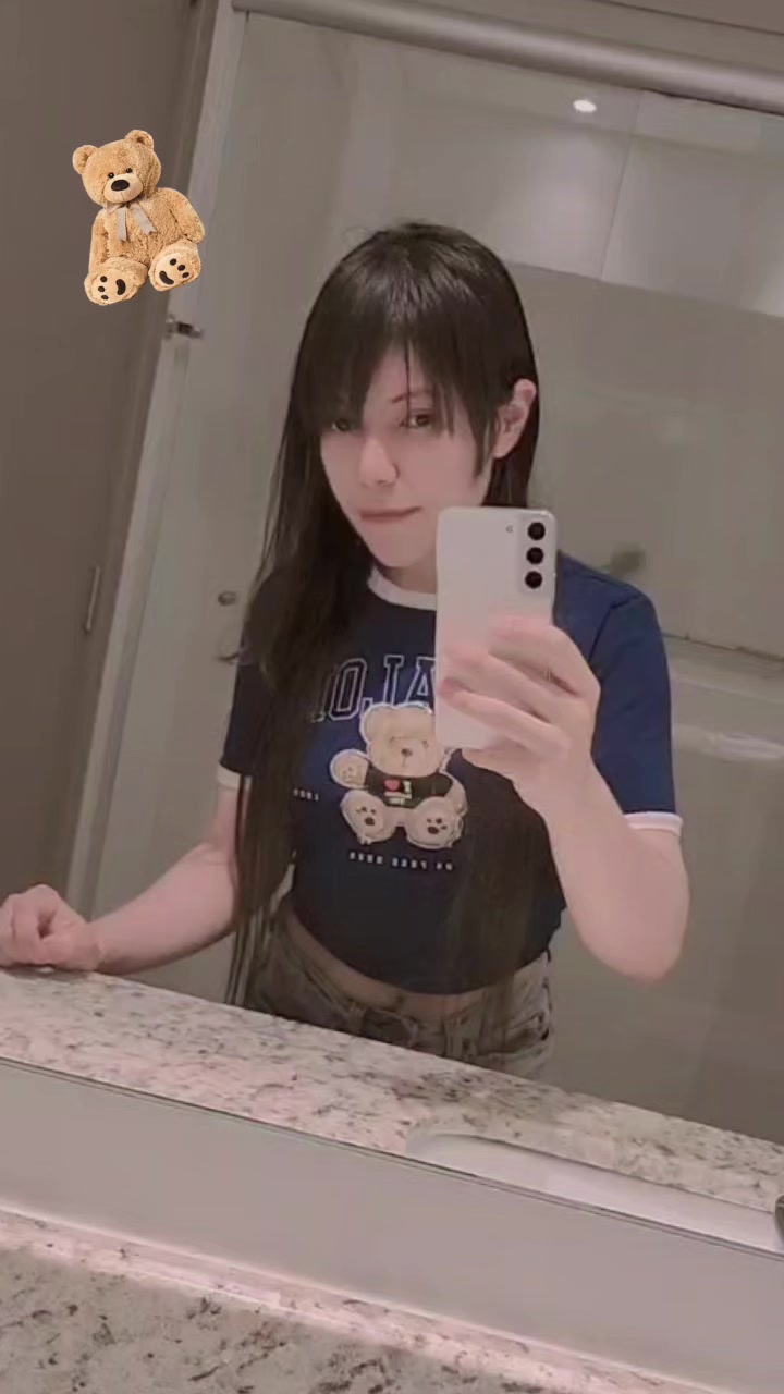 Hana Lily 花 (@hanalilyx) - Urlebird