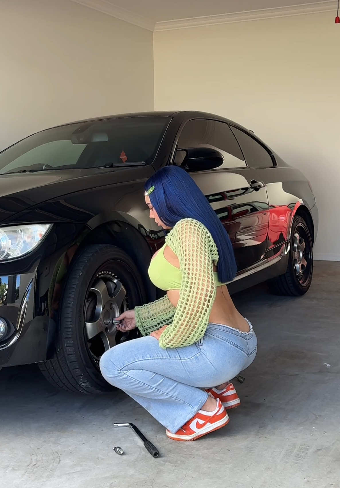 Tommi Ortega (@e30princess) - Urlebird