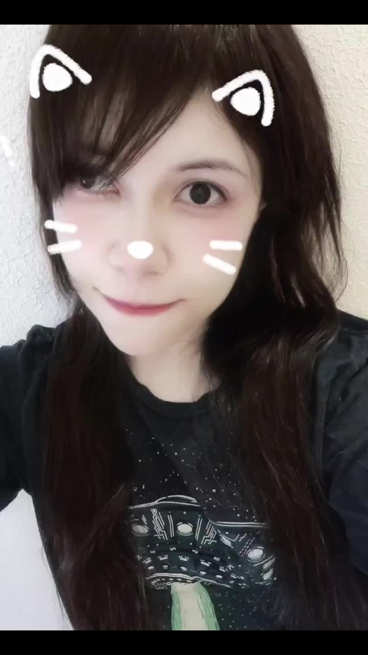 Hana Lily 花 (@hanalilyx) - Urlebird