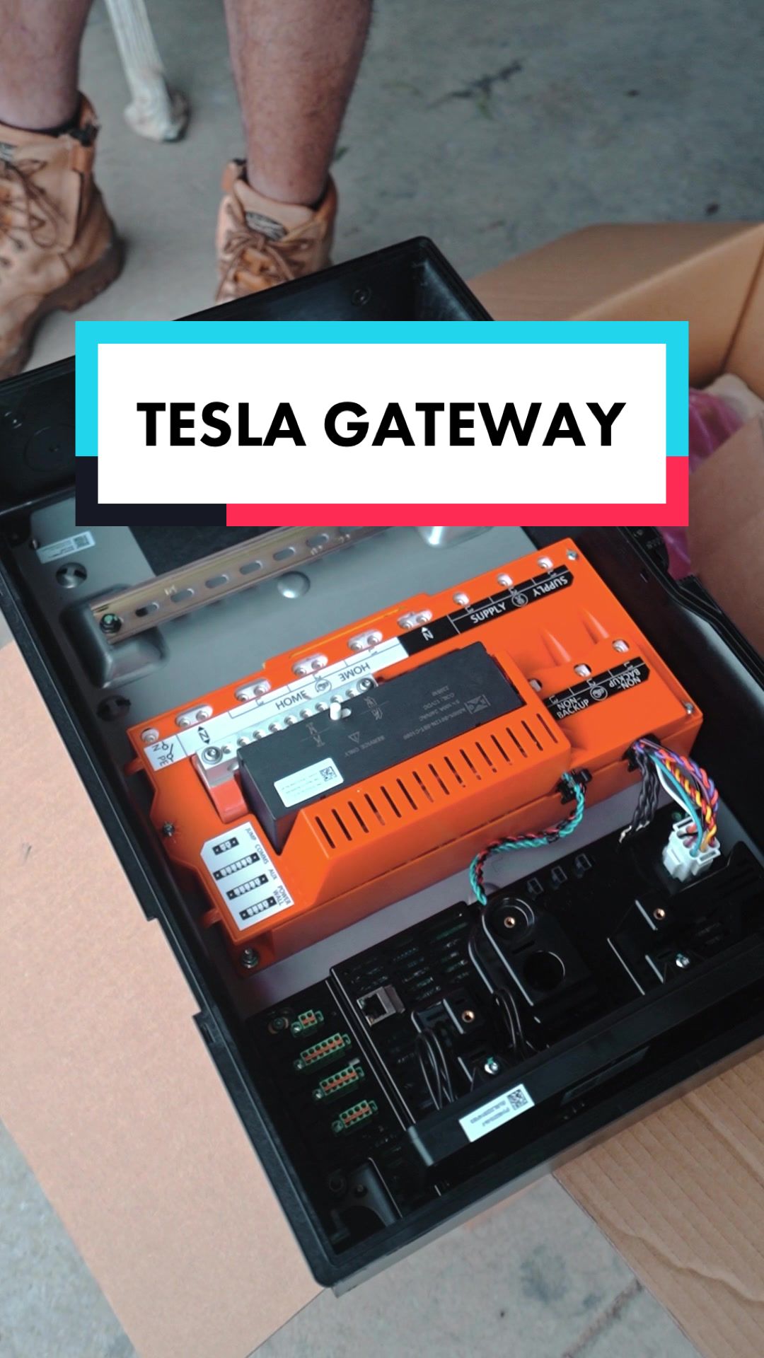 WHAT IS A TESLA GATEWAY⁉️ What does it | DEIONNO Electrical - South AUS ...