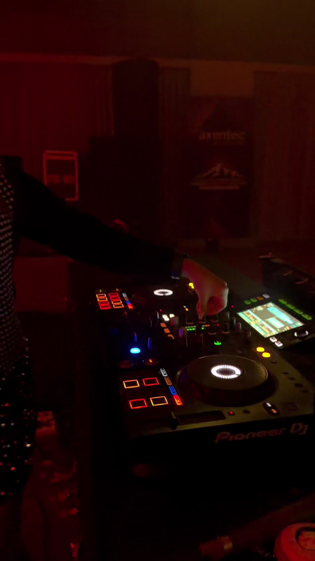 DJ NAIRA (@djnairaofficial) - Urlebird