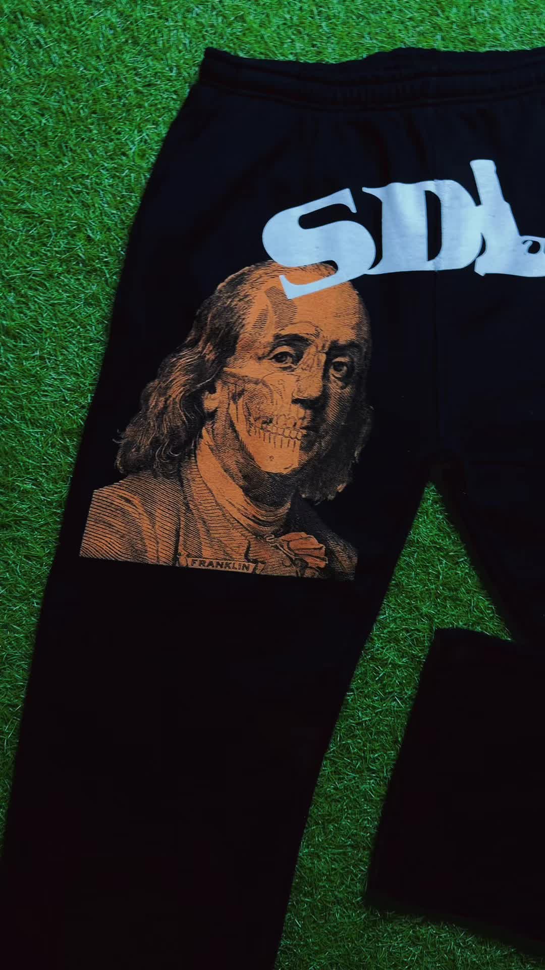 THE PLUG 🔌 (@yourplugsplugxxx) - Urlebird