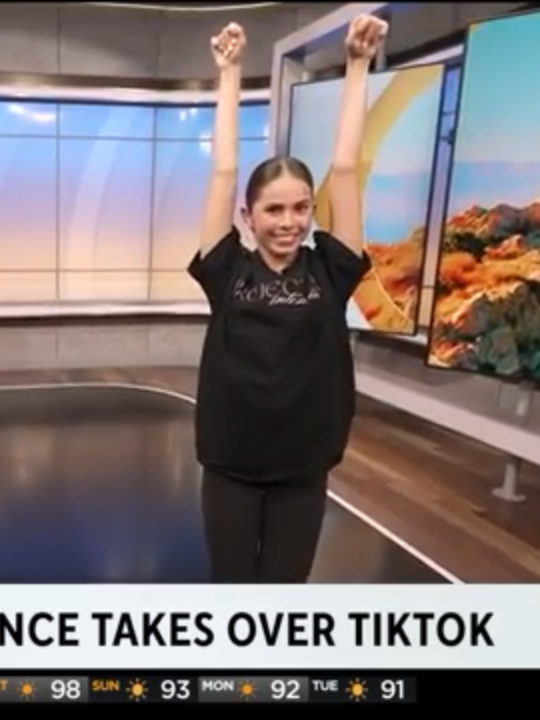Double-Dutch Bus dance live at CBS News | Amazing danc3rs (@amazingdanc3rs)