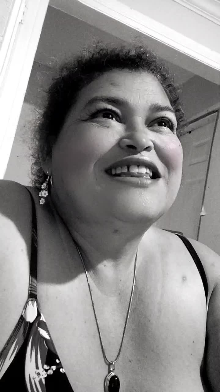 Sandra Vegas (@sandra.vegas8) - Urlebird