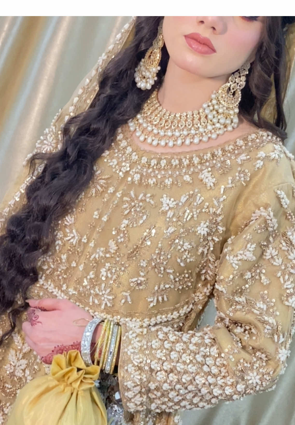 Aqsa beauty clinic & institute (@aqsa_beauty_saloon) - Urlebird