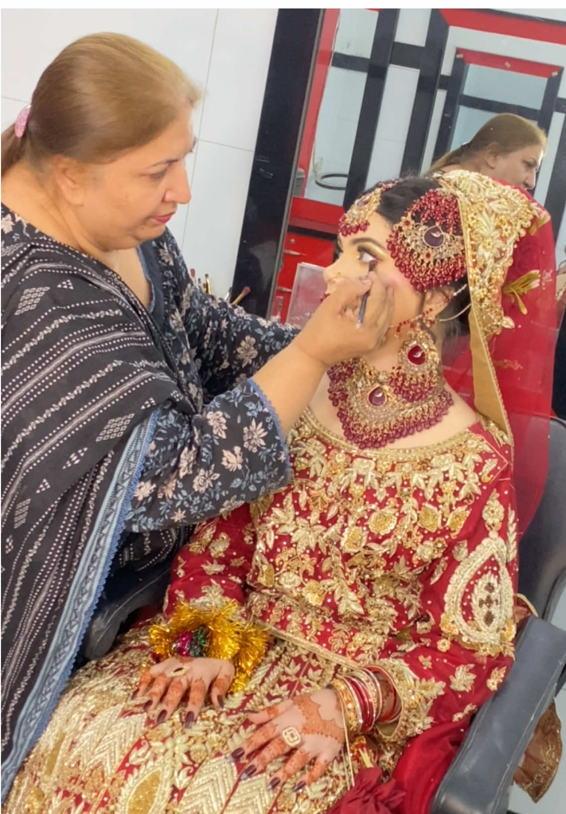 Aqsa beauty clinic & institute (@aqsa_beauty_saloon) - Urlebird