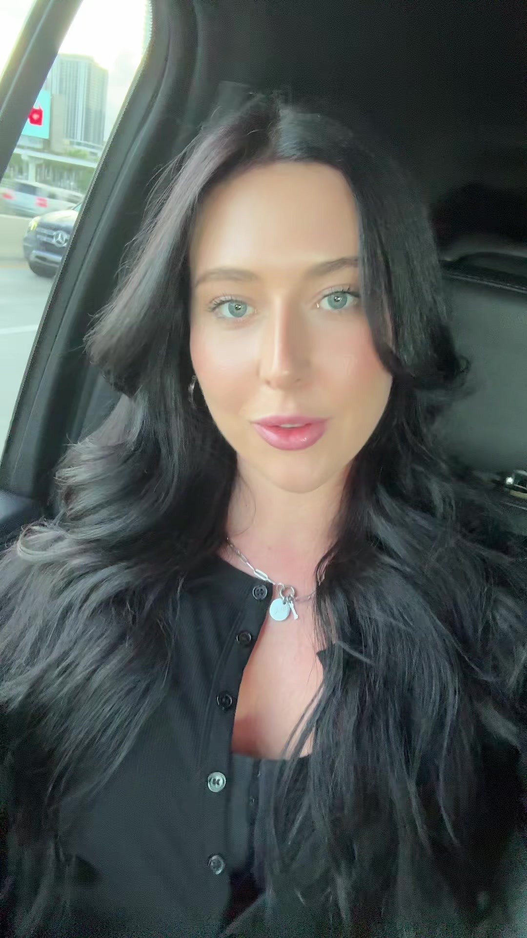 Blair Richards (@blairrichardsofficial) - Urlebird