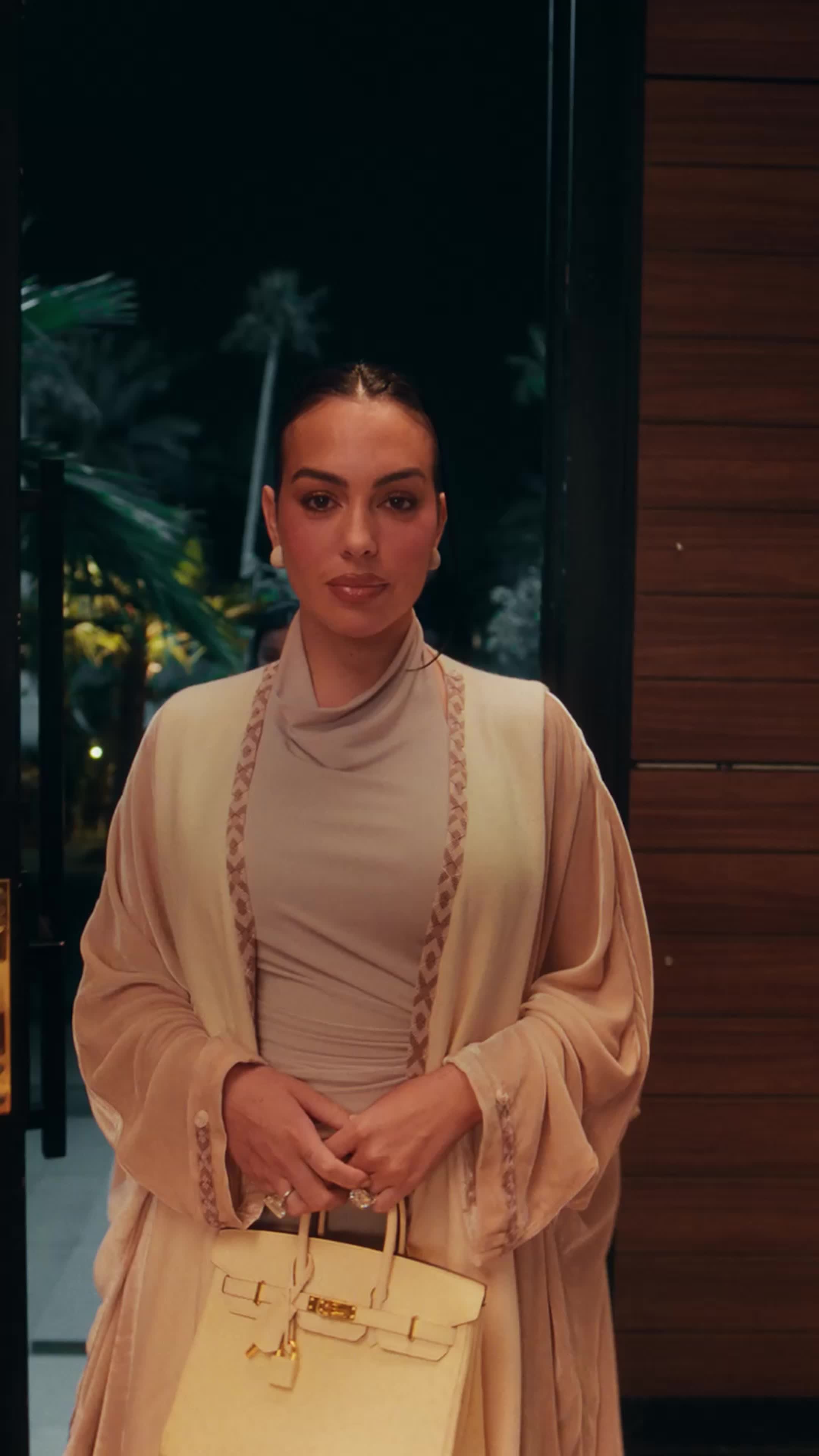 لافيرن - LAVERNE (@laverneofficial) - Urlebird
