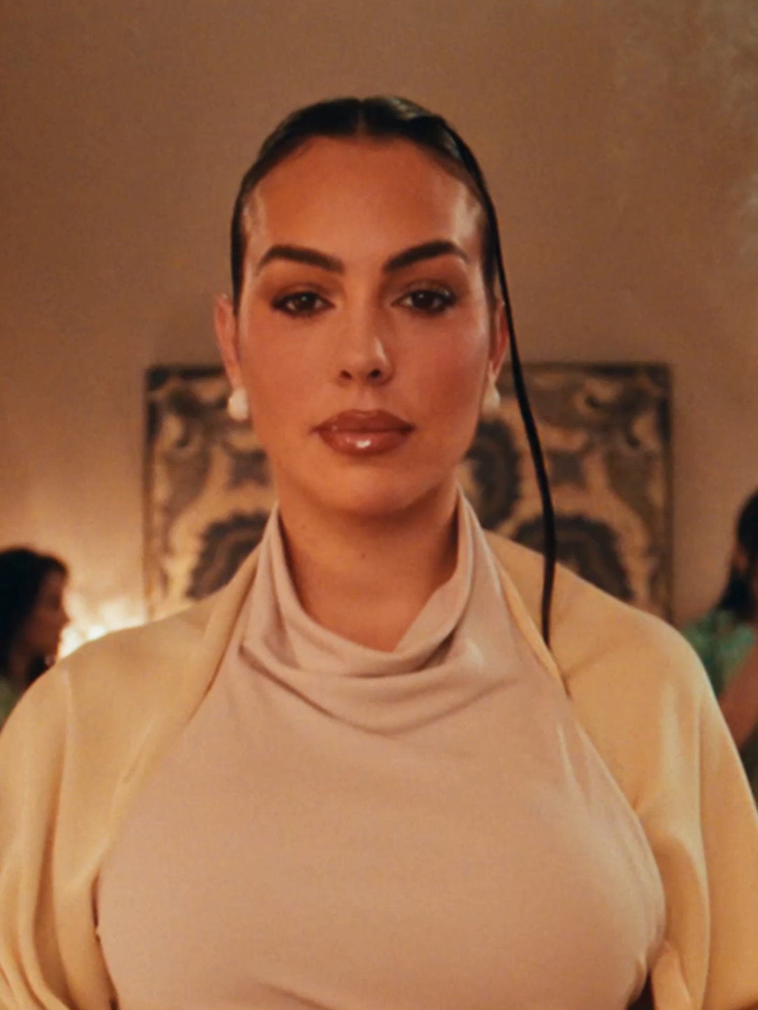 لافيرن - LAVERNE (@laverneofficial) - Urlebird