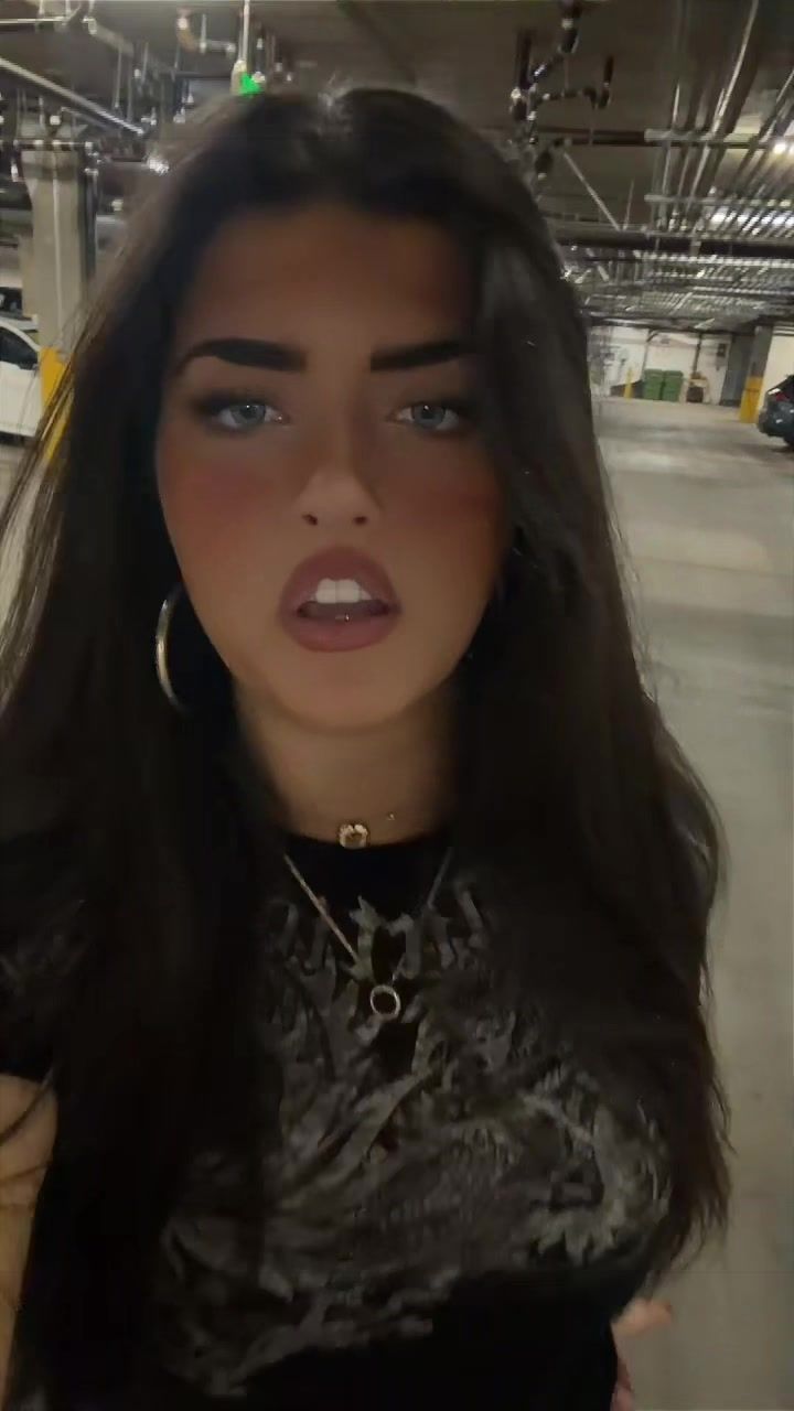 Angelina Jordan (@angelinajordana) - Urlebird
