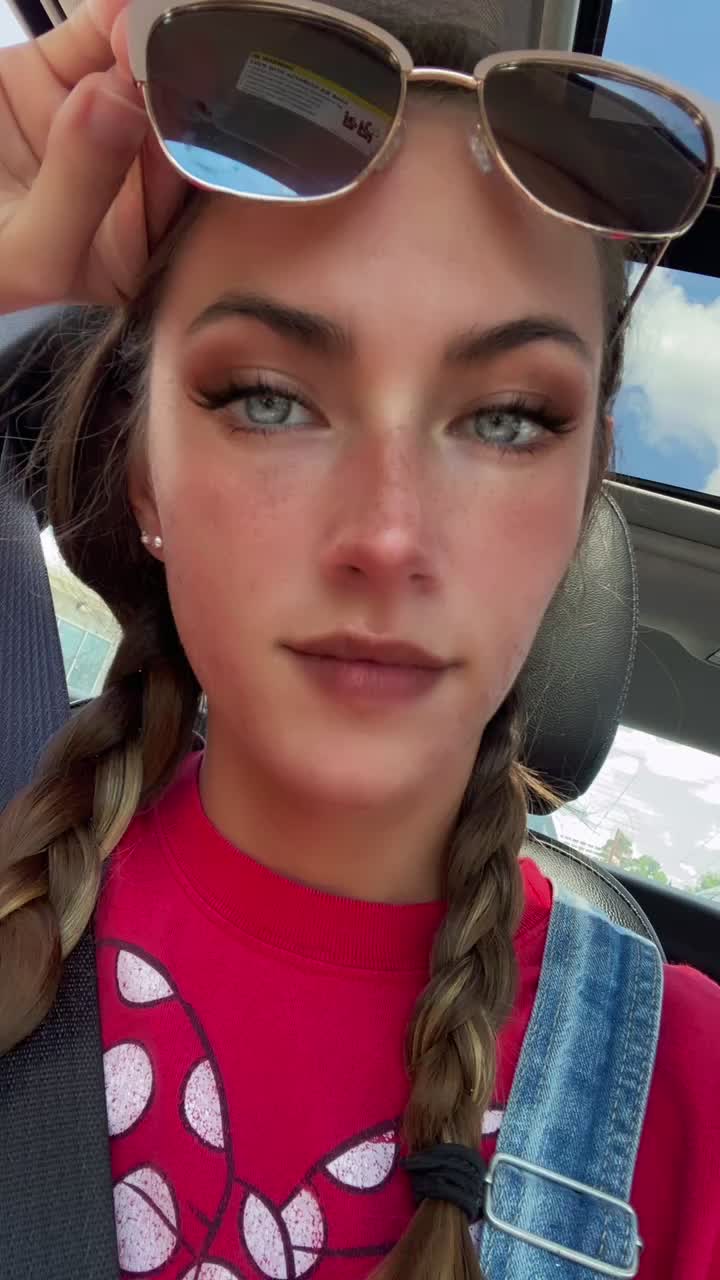 StormiSkies (@stormiskies01) - Urlebird